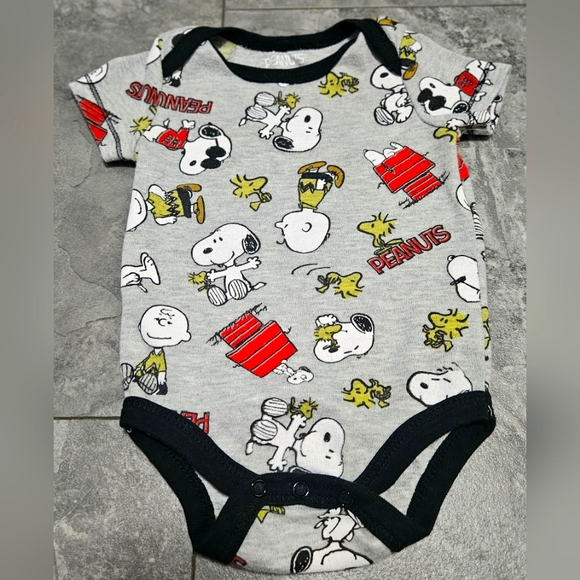 Peanuts | One Pieces | Peanuts Onesie 36m | Poshmark